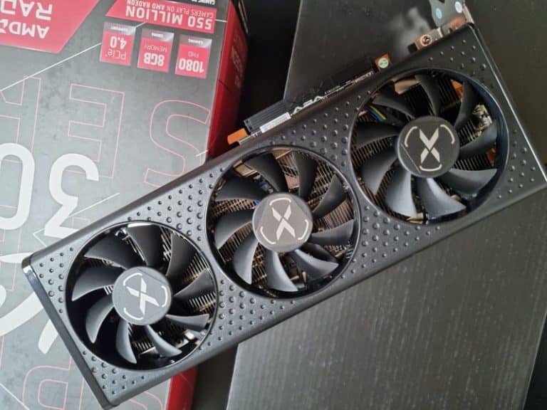 Radeon RX 8800 XT : 220 W TDP et spécifications clés