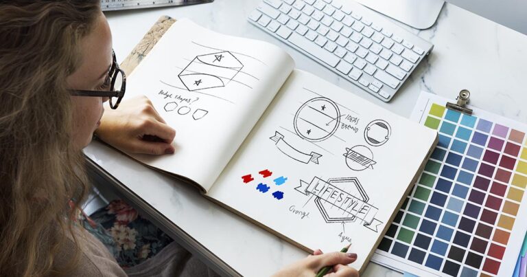 Panel de emojis y símbolos matemáticos en Windows 11: guía completa