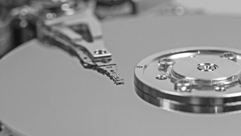 How much space does Windows 11 take up? Complete guide and real-life cases