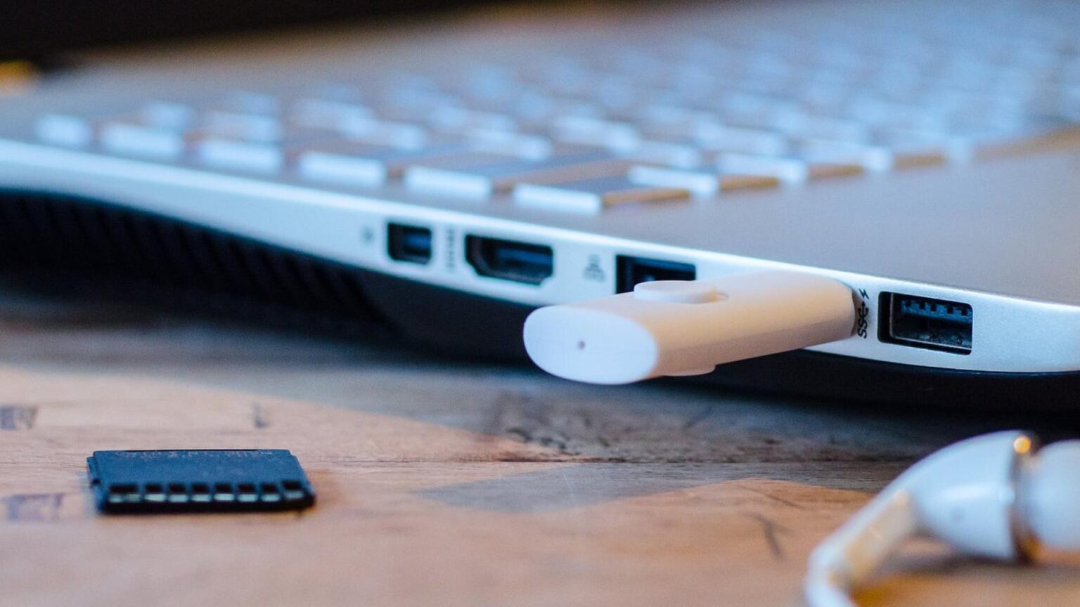 Slow USB Transfer: Causes and Definitive Solutions 2025